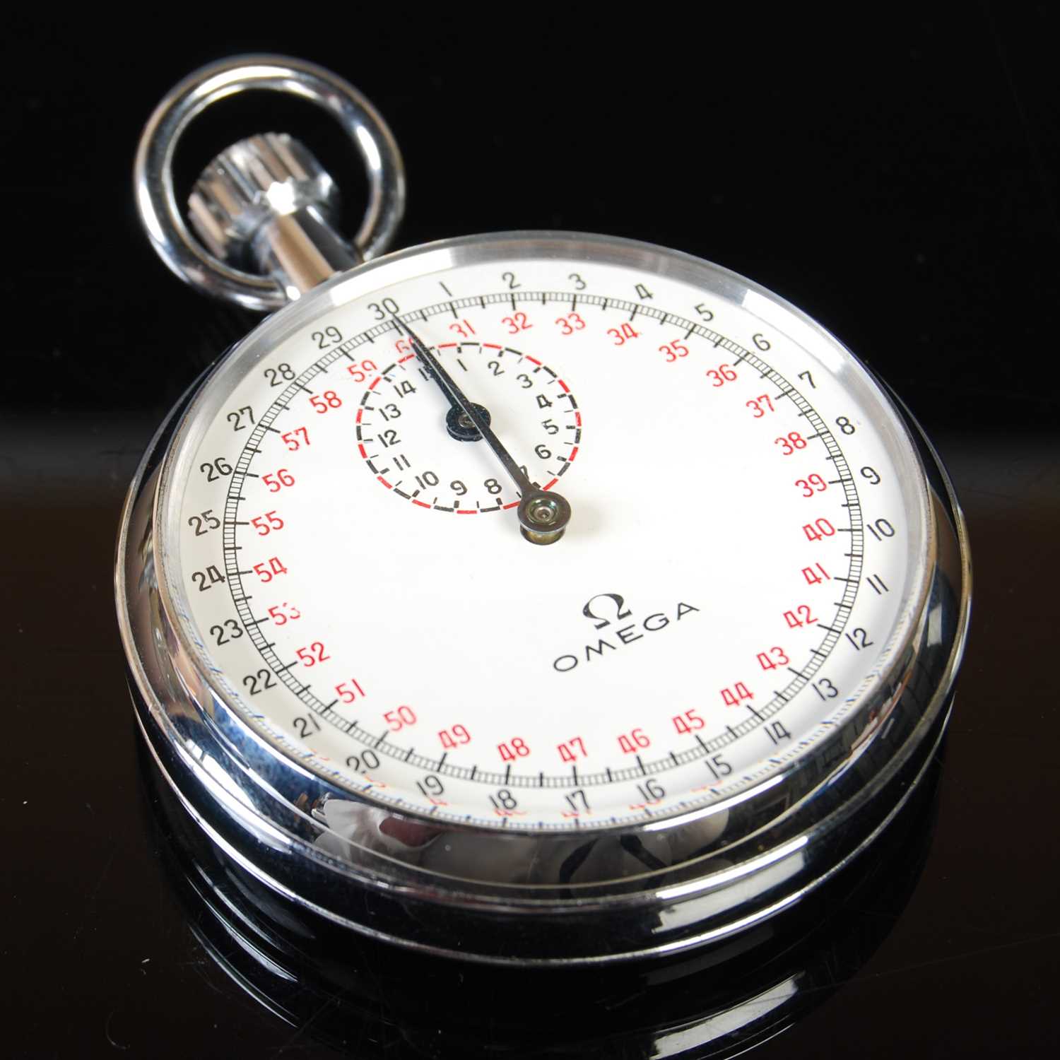 Lot 288 - A vintage Omega stopwatch in fitted box for