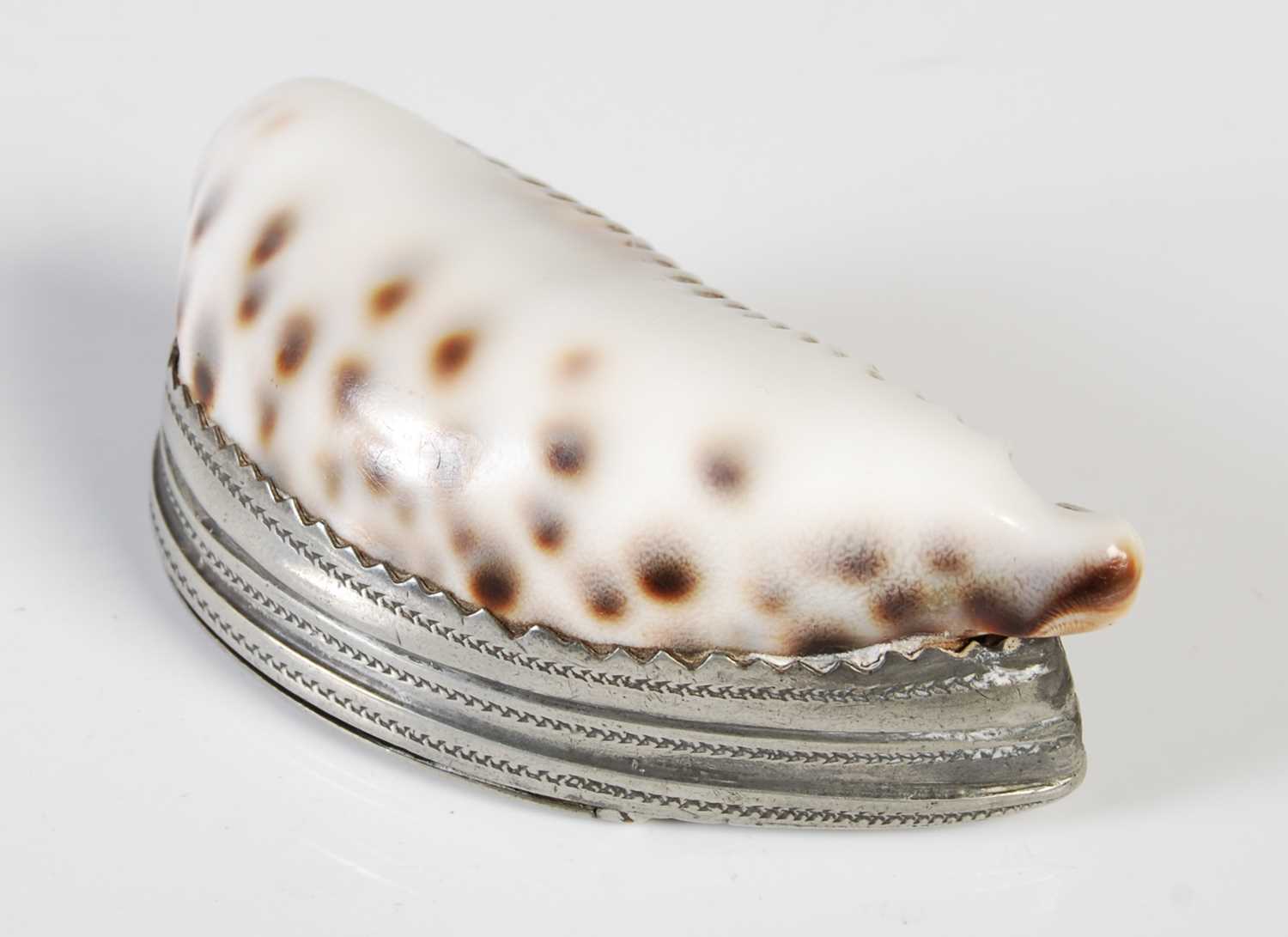 Lot 266 - A late 18th century cowrie shell snuff box,