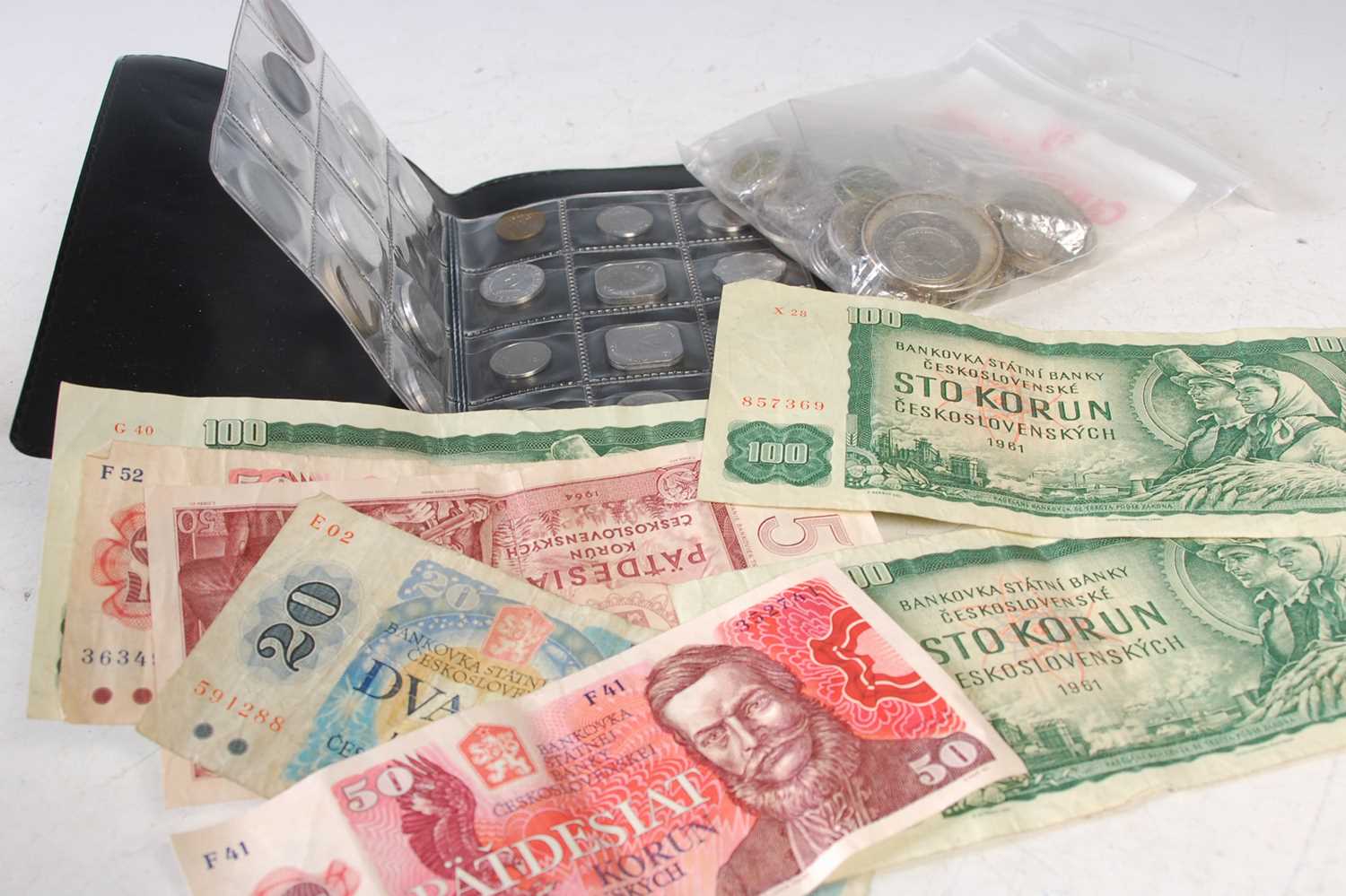 Lot 335 - A collection of assorted foreign banknotes