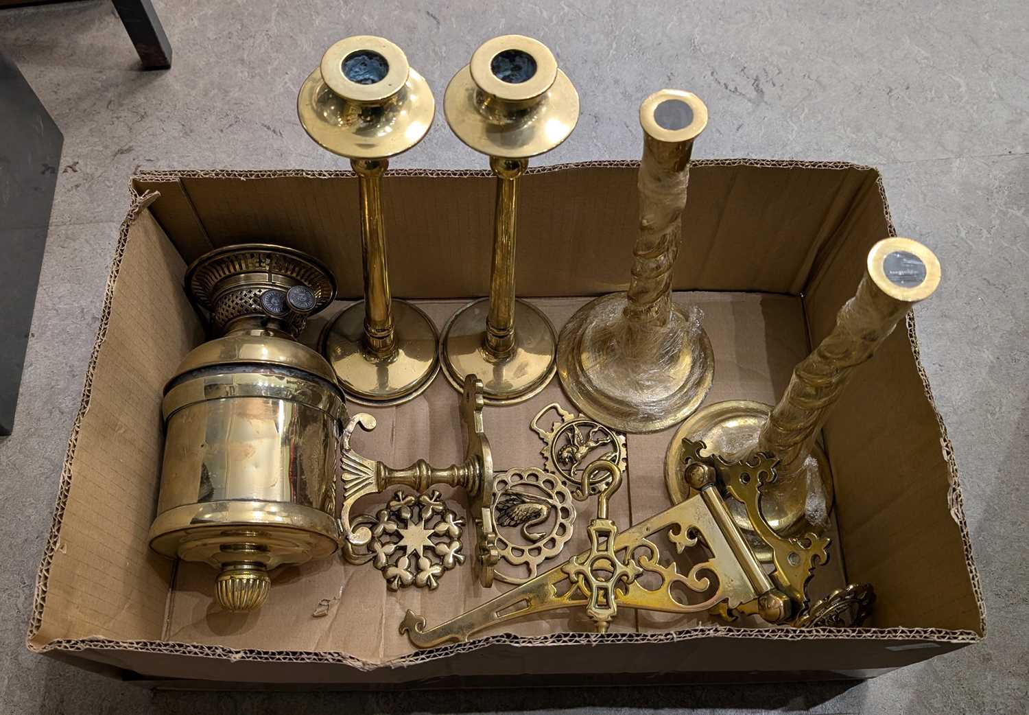 Lot 677 - Box - assorted brassware to include pair of