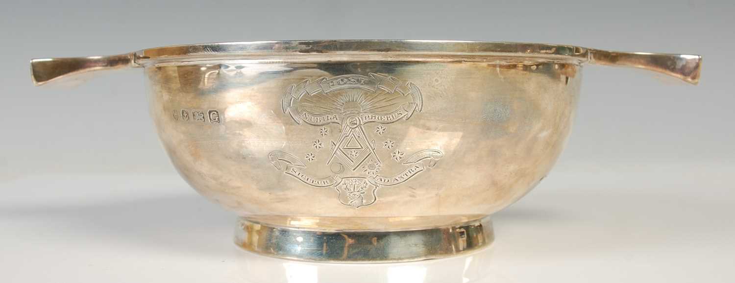 Lot 124 - An early 20th century silver quaich of