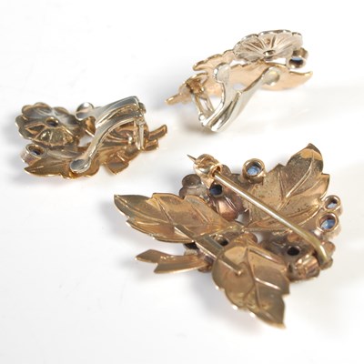 Lot 50 - A late 19th / early 20th century yellow and