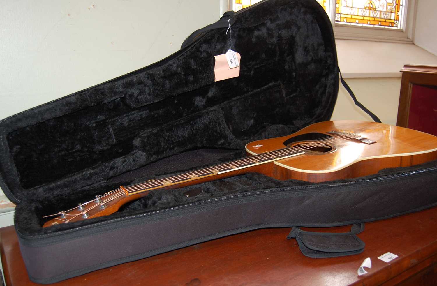 Lot 600 - A Levin guitar, model no.LT-18, serial