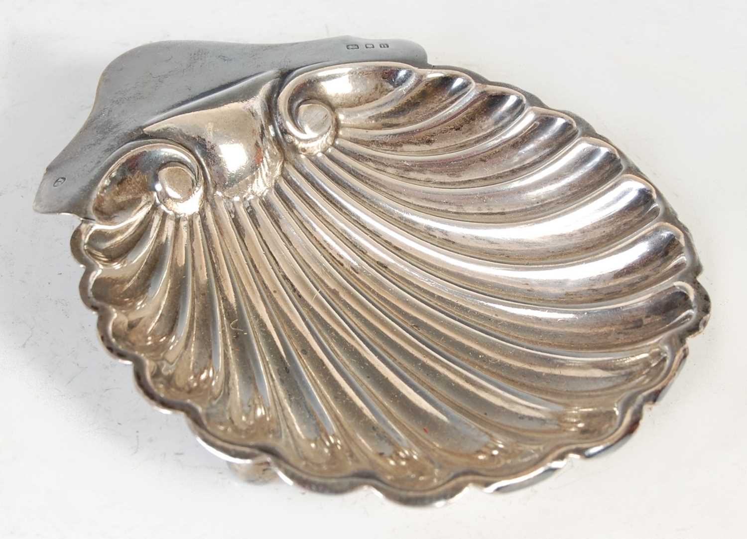 Lot 389 - A Victorian silver shell shaped dish, London,