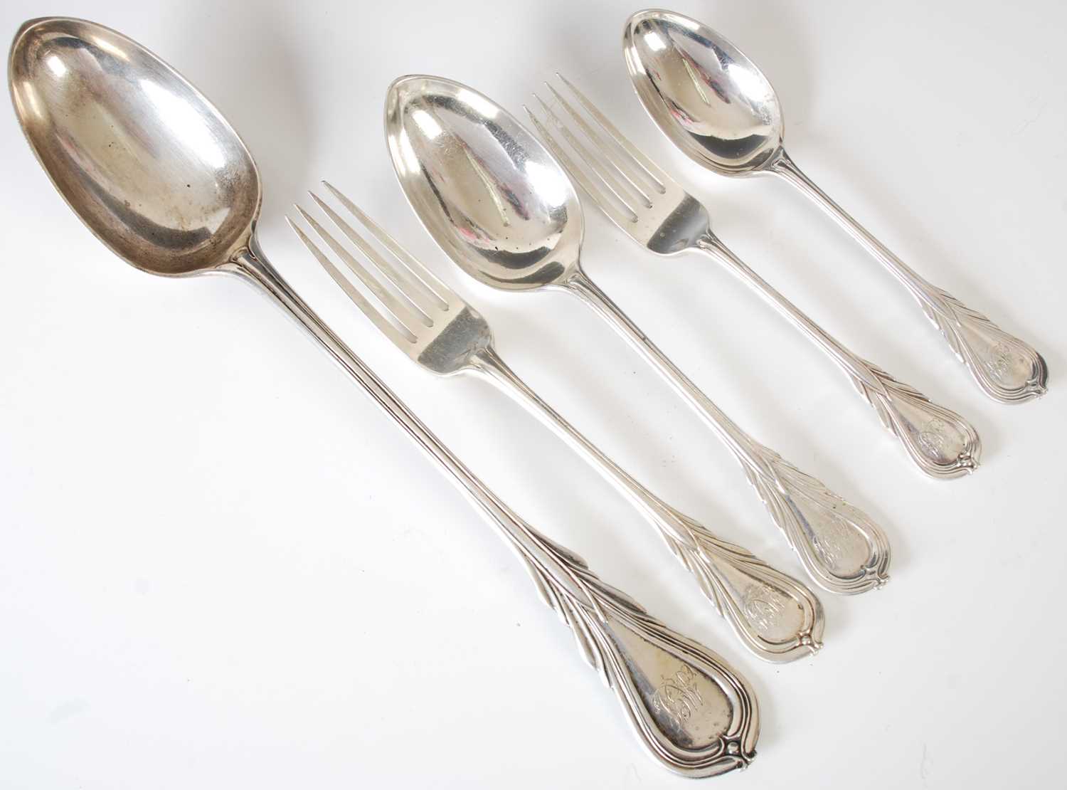 Lot 446 - A Victorian suite of lily pattern flatware,