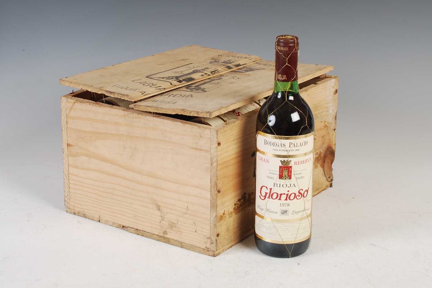 Lot 193 - A case of vintage 'Bodegas Palacio Rioja,