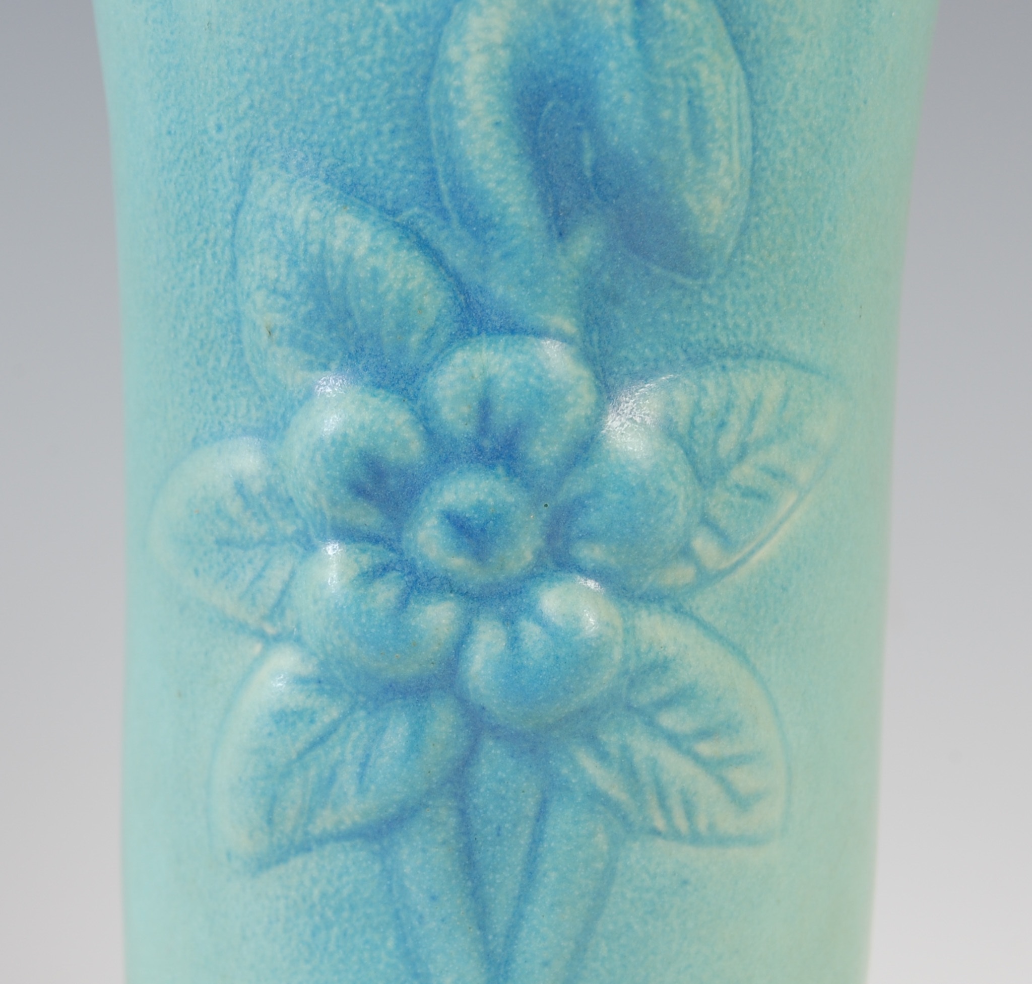 Lot 163 - An early 20th century Van Briggle pottery