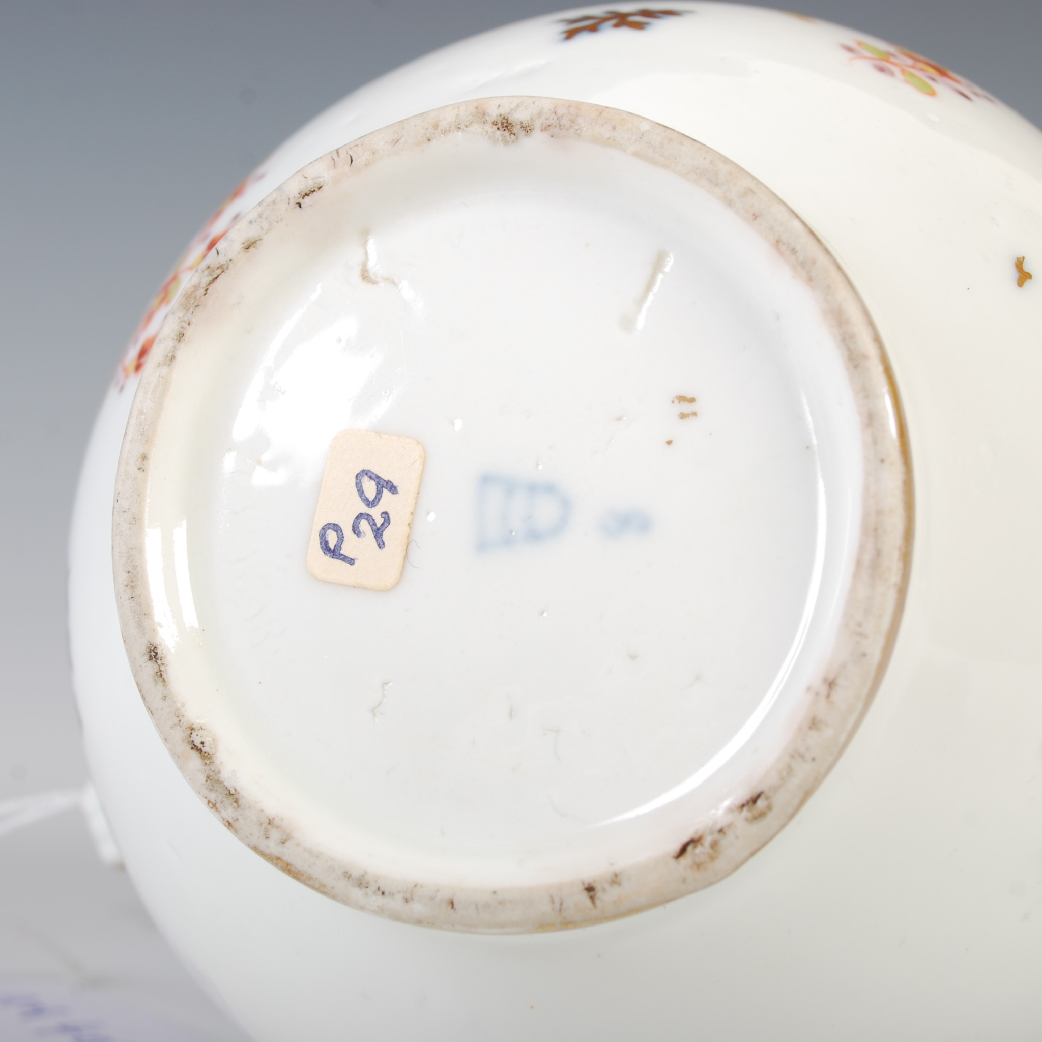 Lot 32 - An 18th century Vienna porcelain hot water