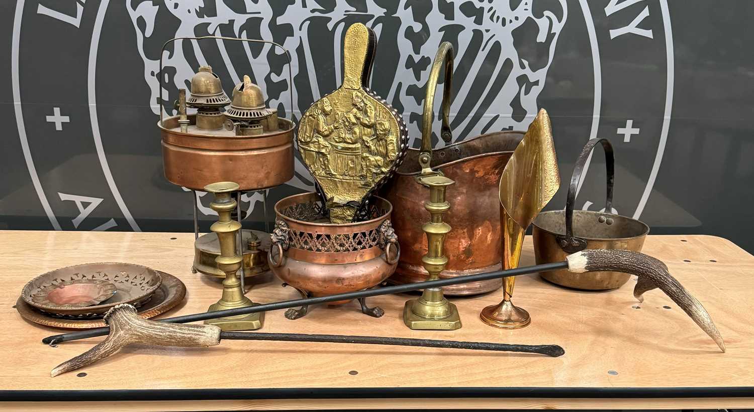 Lot 543 - A collection of copper and brassware to