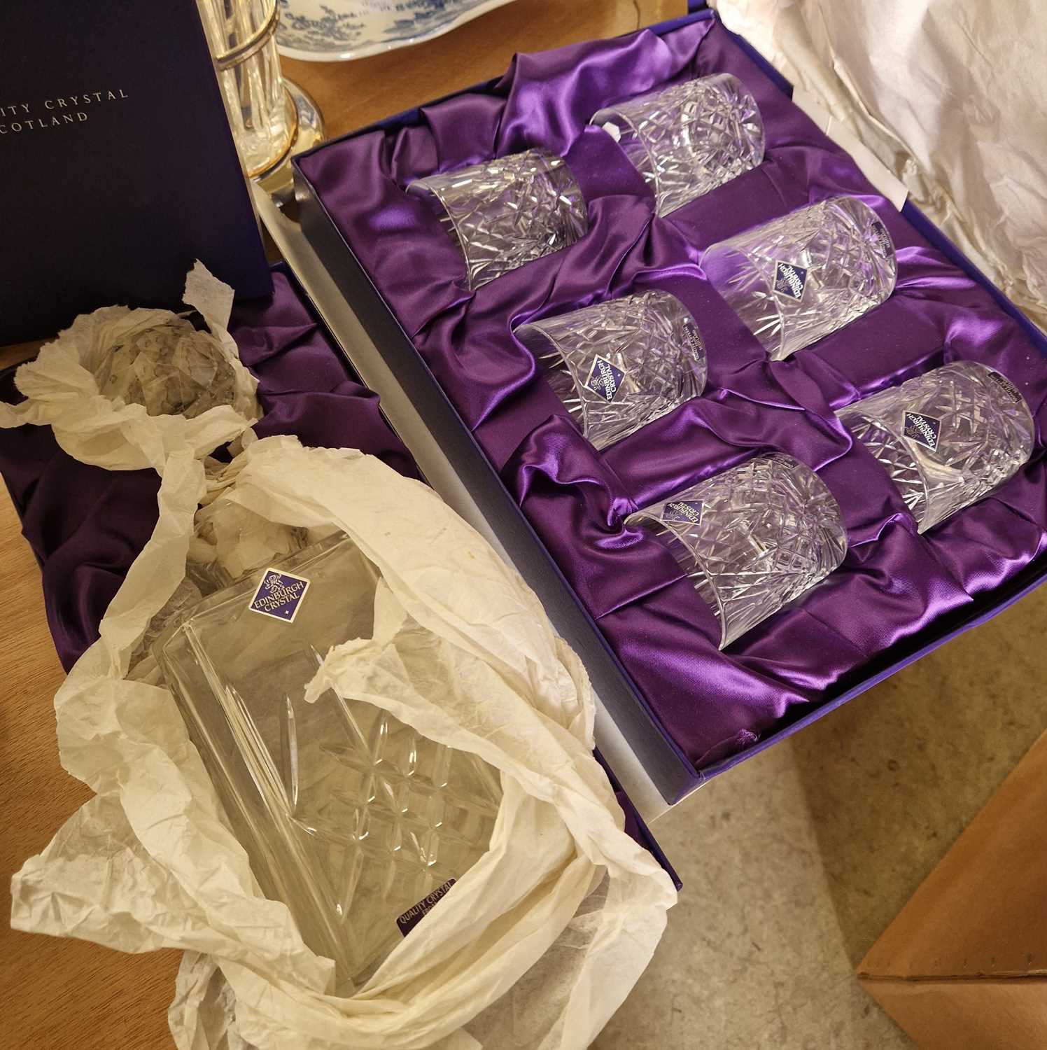 Lot 608 - A boxed Edinburgh Crystal decanter and