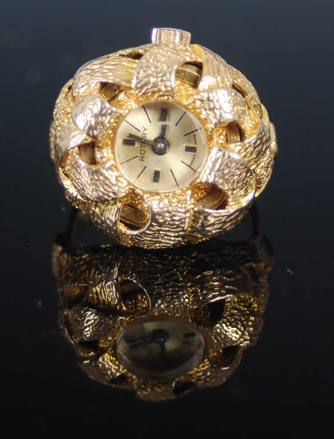 Lot 445 - A ladies 9ct gold Rotary ring watch, the