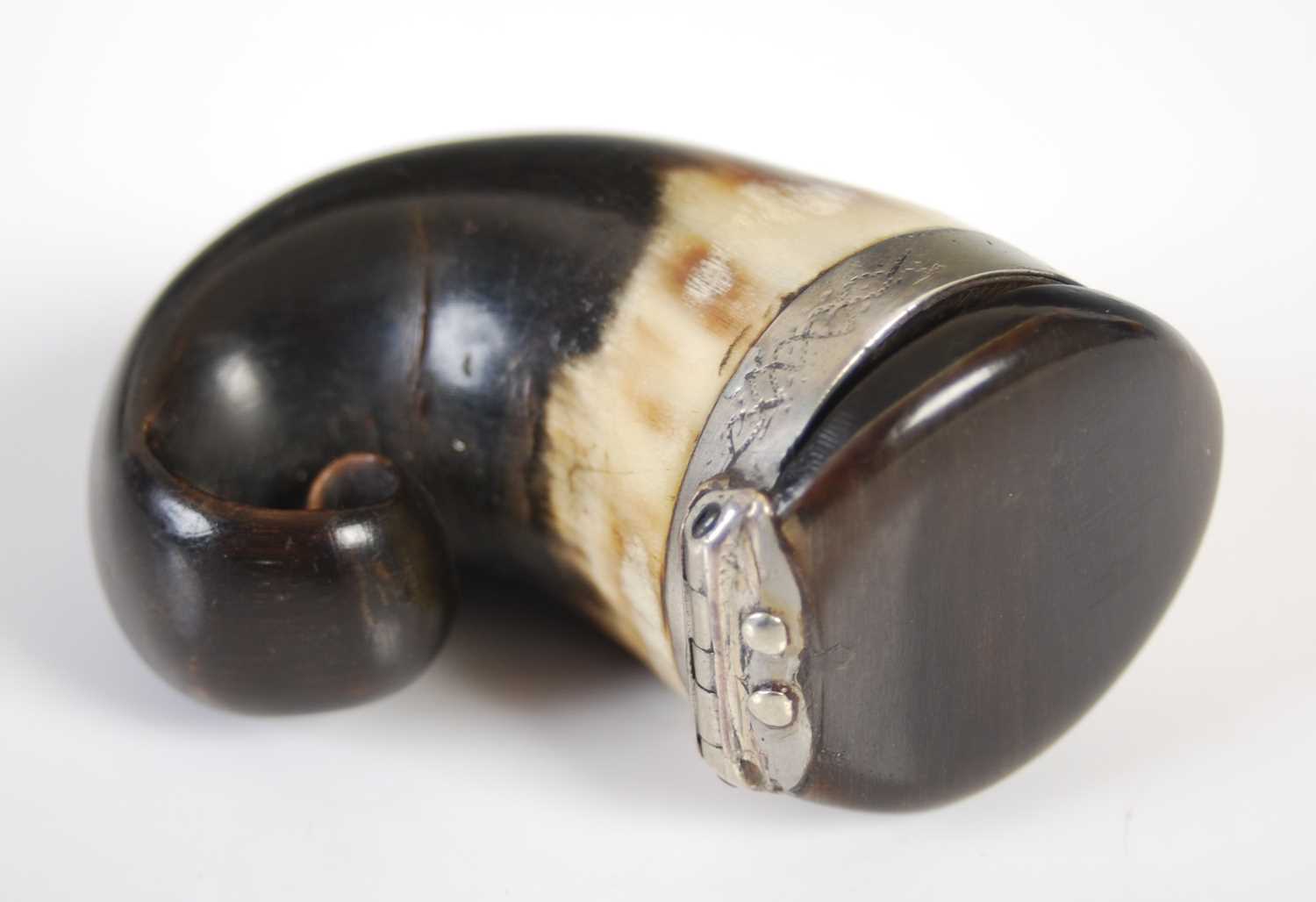 Lot 217 - A Scottish small curly horn snuff mull with