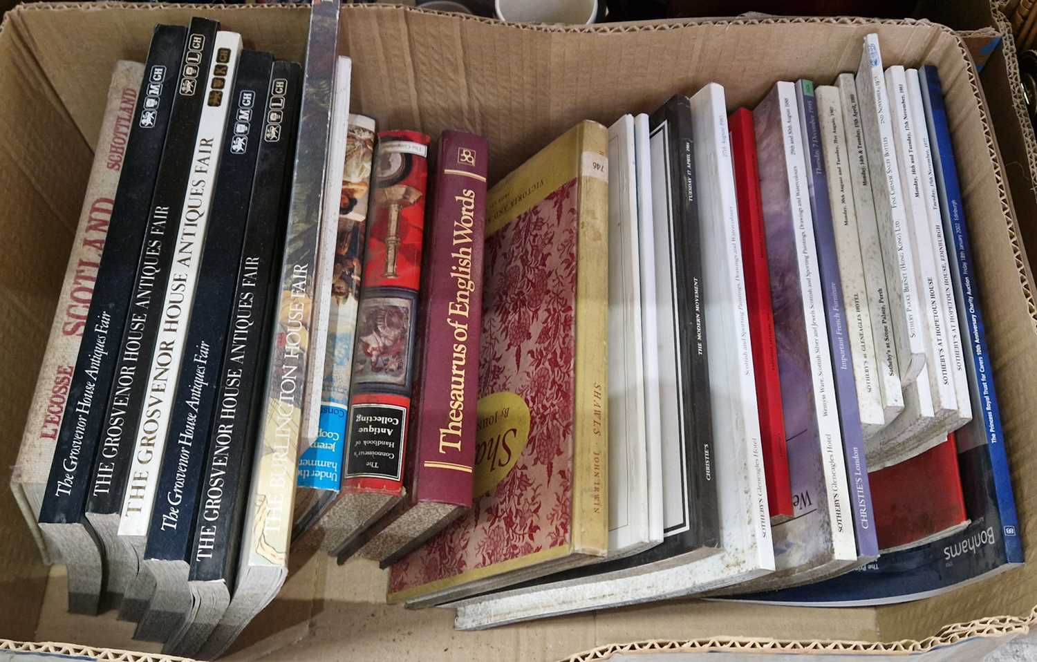 Lot 620 - A box of assorted art reference catalogues