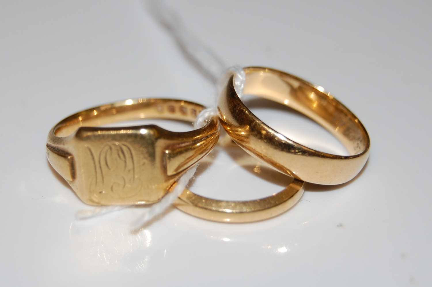 Lot 64 - Three assorted 18ct gold rings, gross weight
